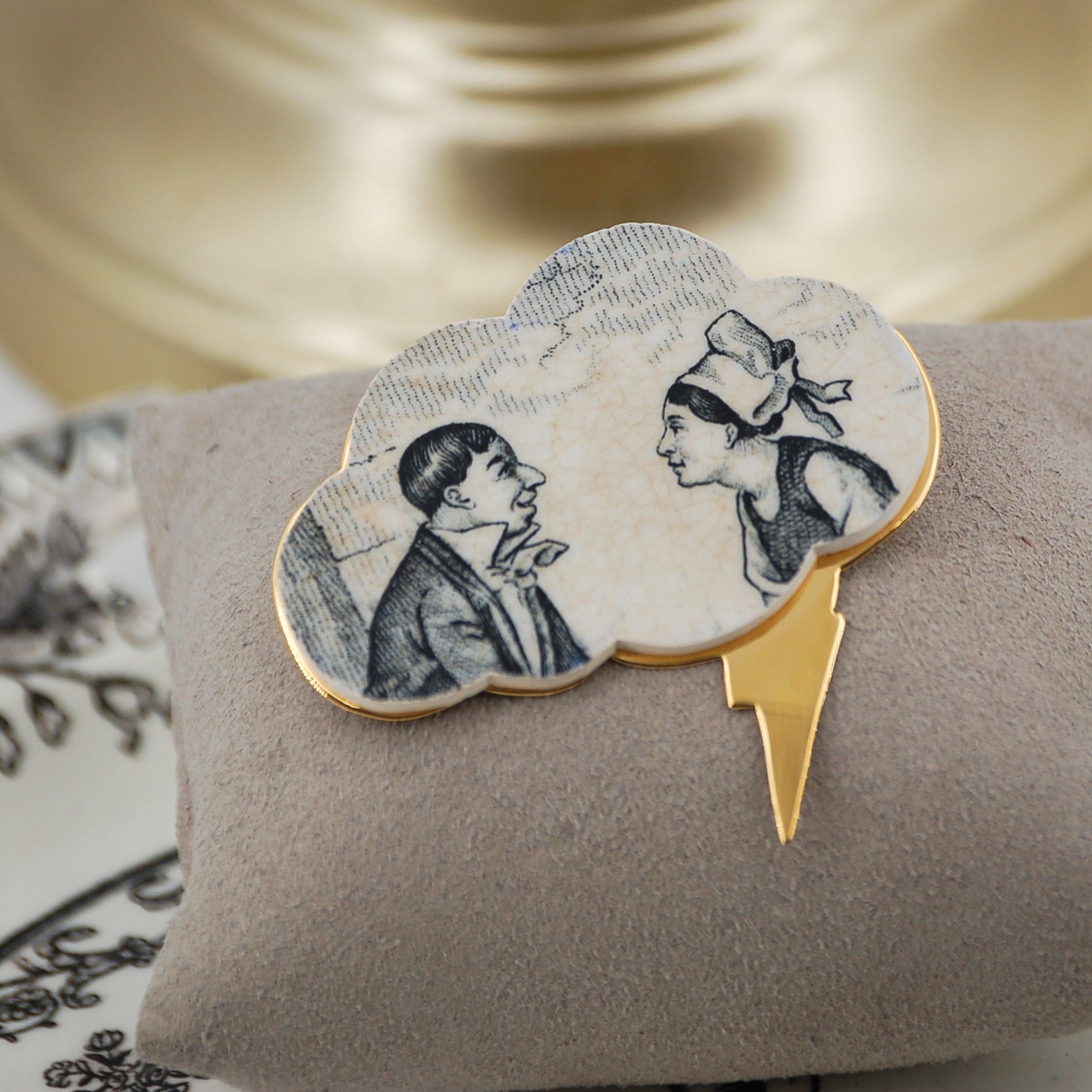 Broches